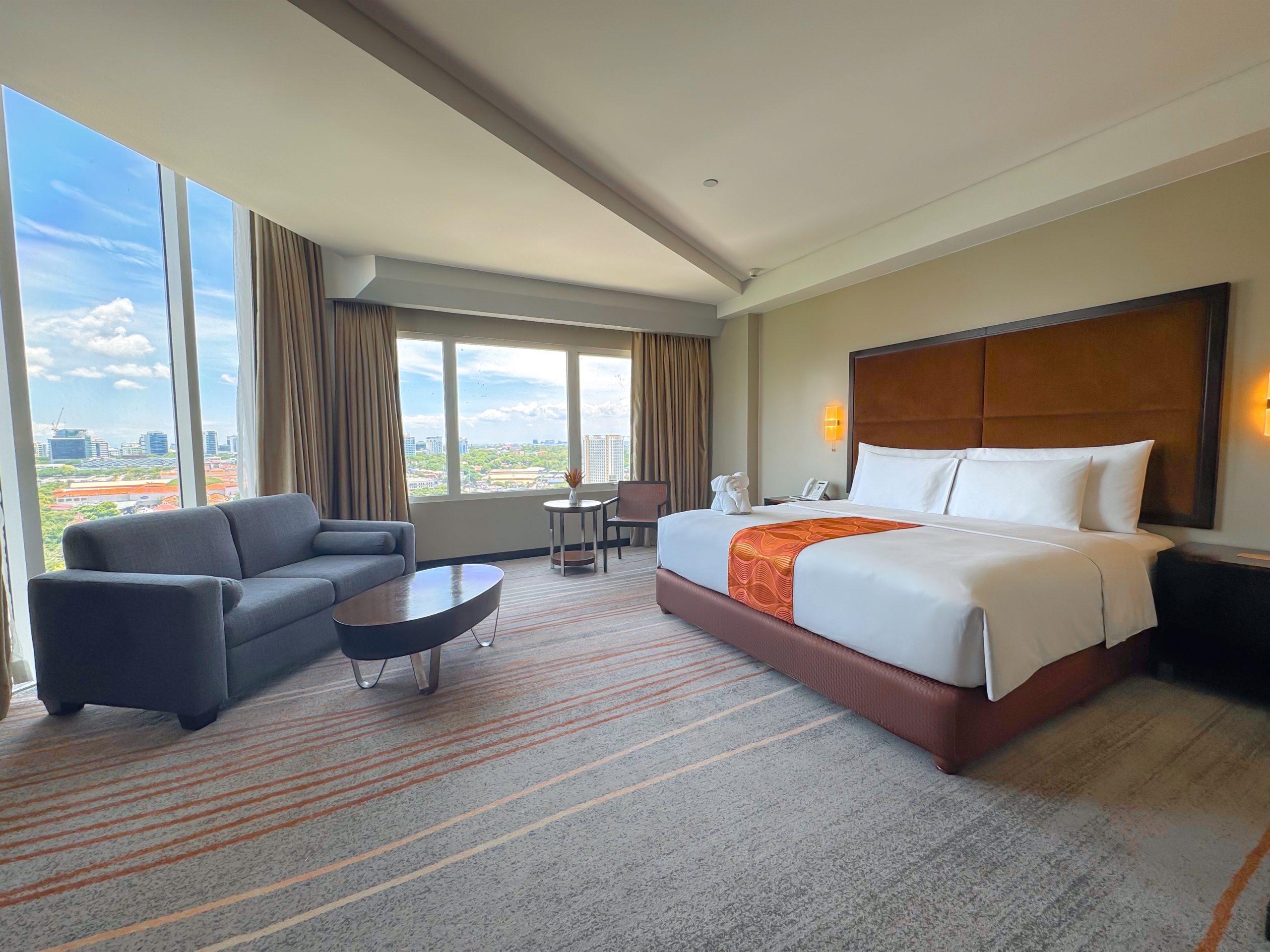 ACACIA HOTEL MANILA – Simply Heartfelt
